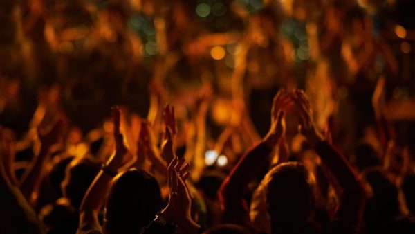 25 Signs You’re in a CultHow Cult Leaders Keep You Hooked